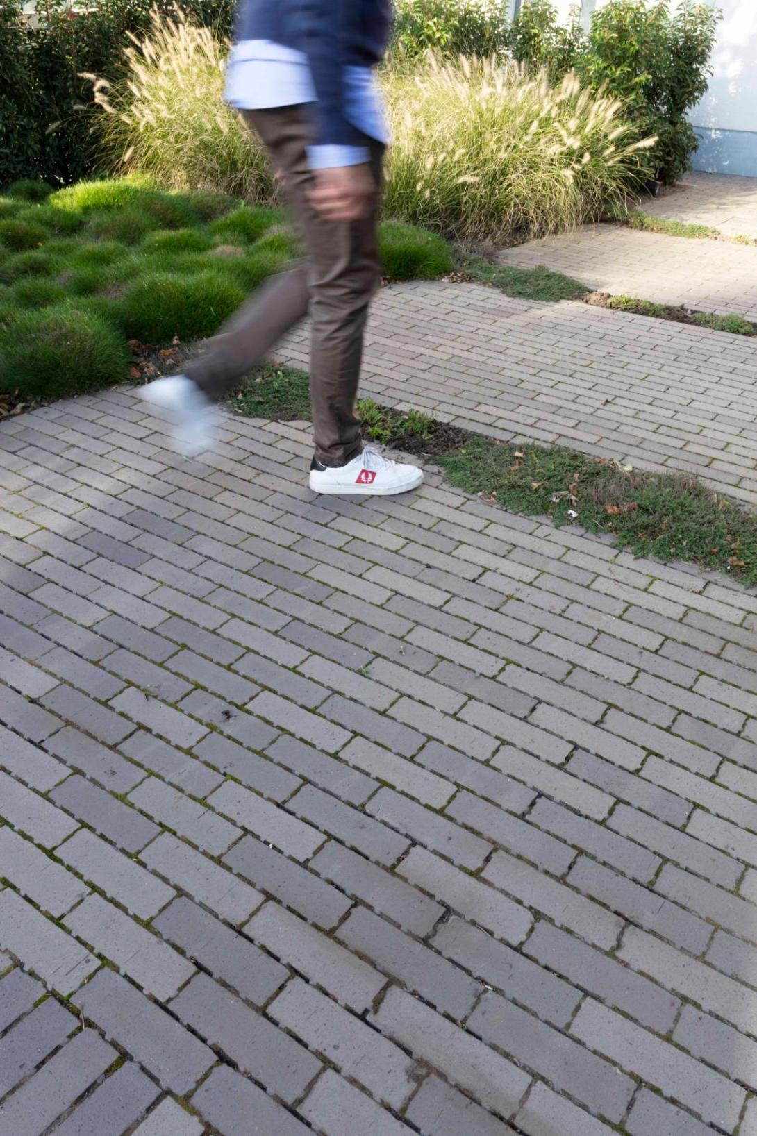 Un petit frère rétro pour le pavé en terre cuite drainant Passaqua ...
